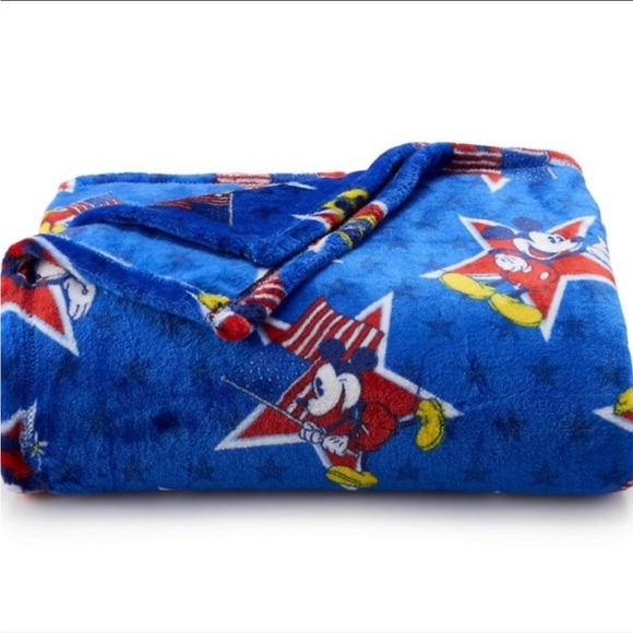 Disney | Holiday | Disneys Americana Mickey Oversized Supersoftprinted ...